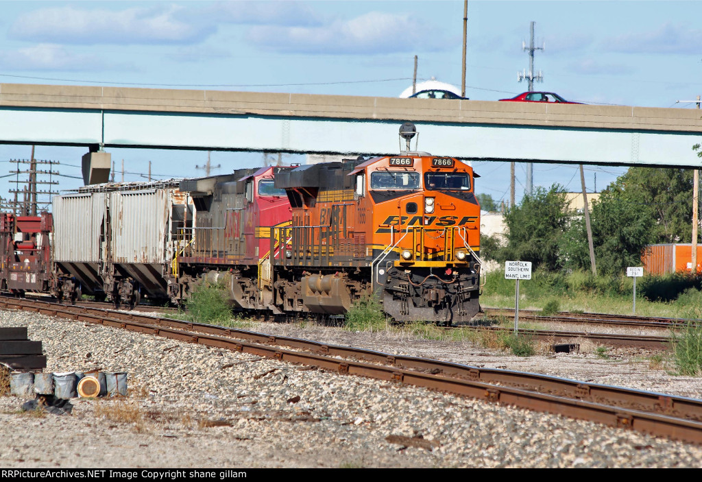 BNSF 7866 leads the GALMAD train into madison yard.